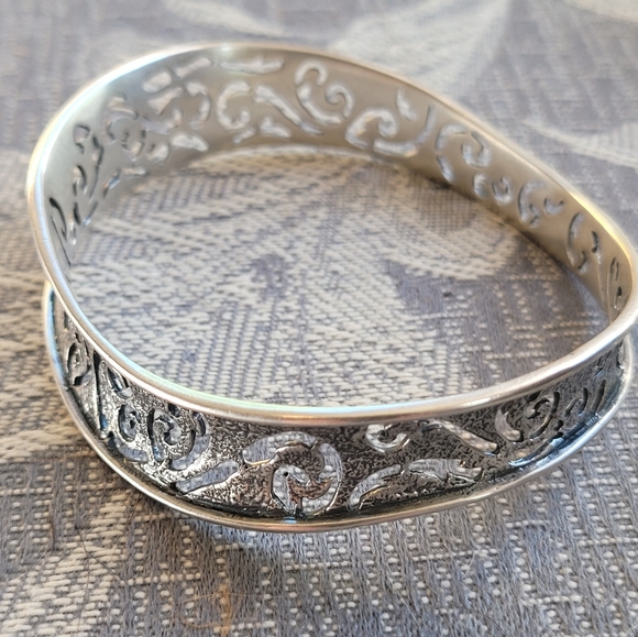 Silpada | Jewelry | Silpada Wavy Filigree Oval Shaped Bangle | Poshmark